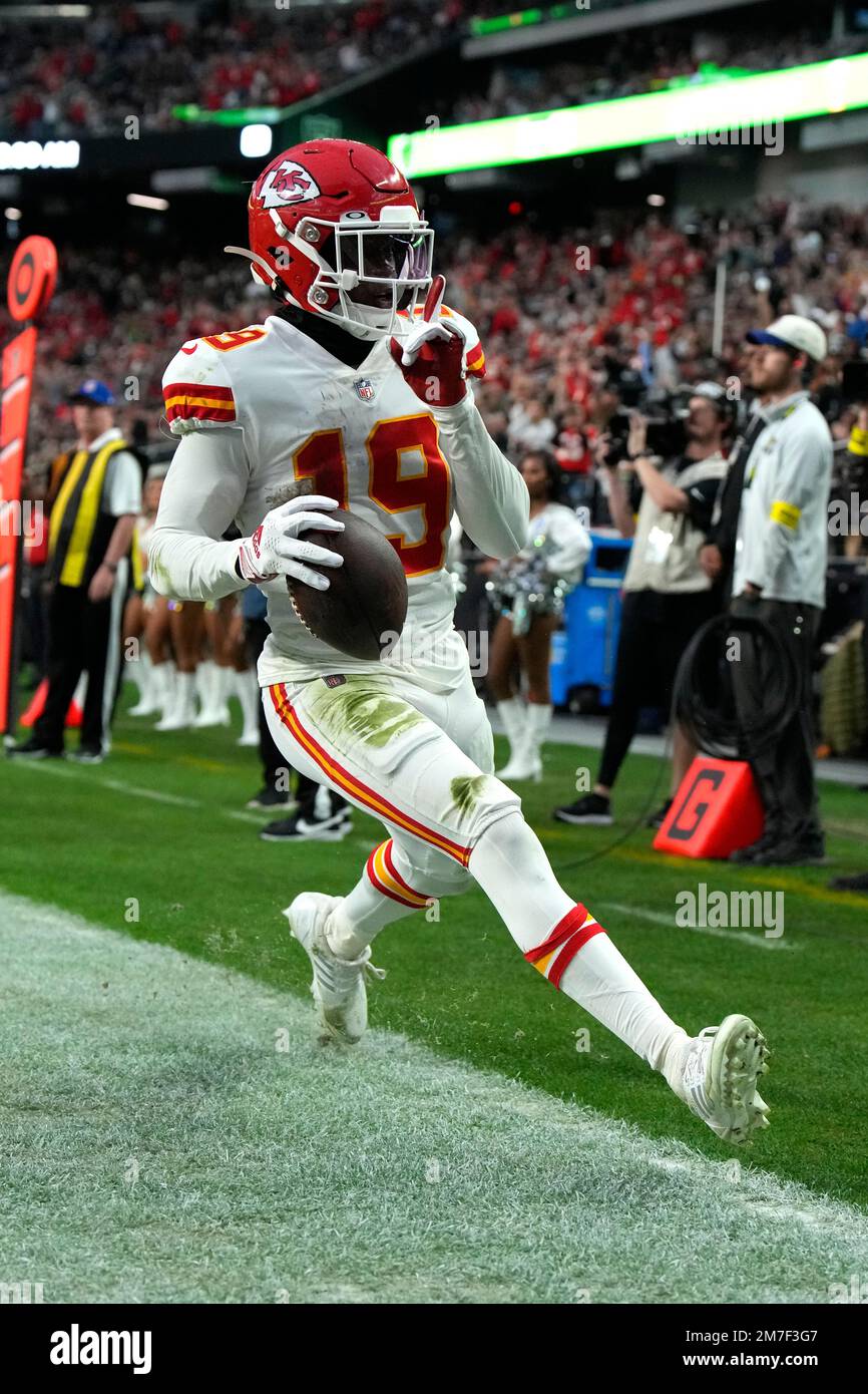 Kansas City Chiefs wide receiver Kadarius Toney (19) scores a touchdown ...