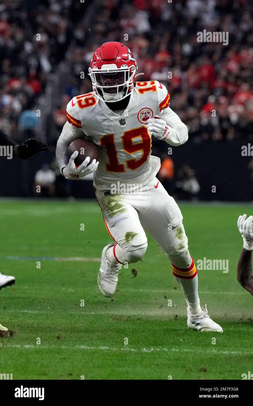 Kansas City Chiefs wide receiver Kadarius Toney (19) scores a touchdown ...