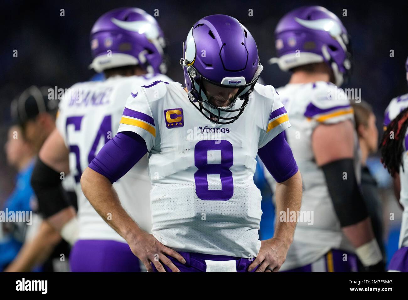 Minnesota Vikings quarterback Kirk Cousins (8) waits for a play against ...