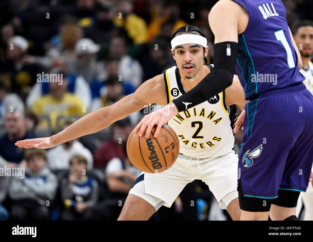 Indiana Pacers guard Andrew Nembhard (2) looks at a ball controlled by ...