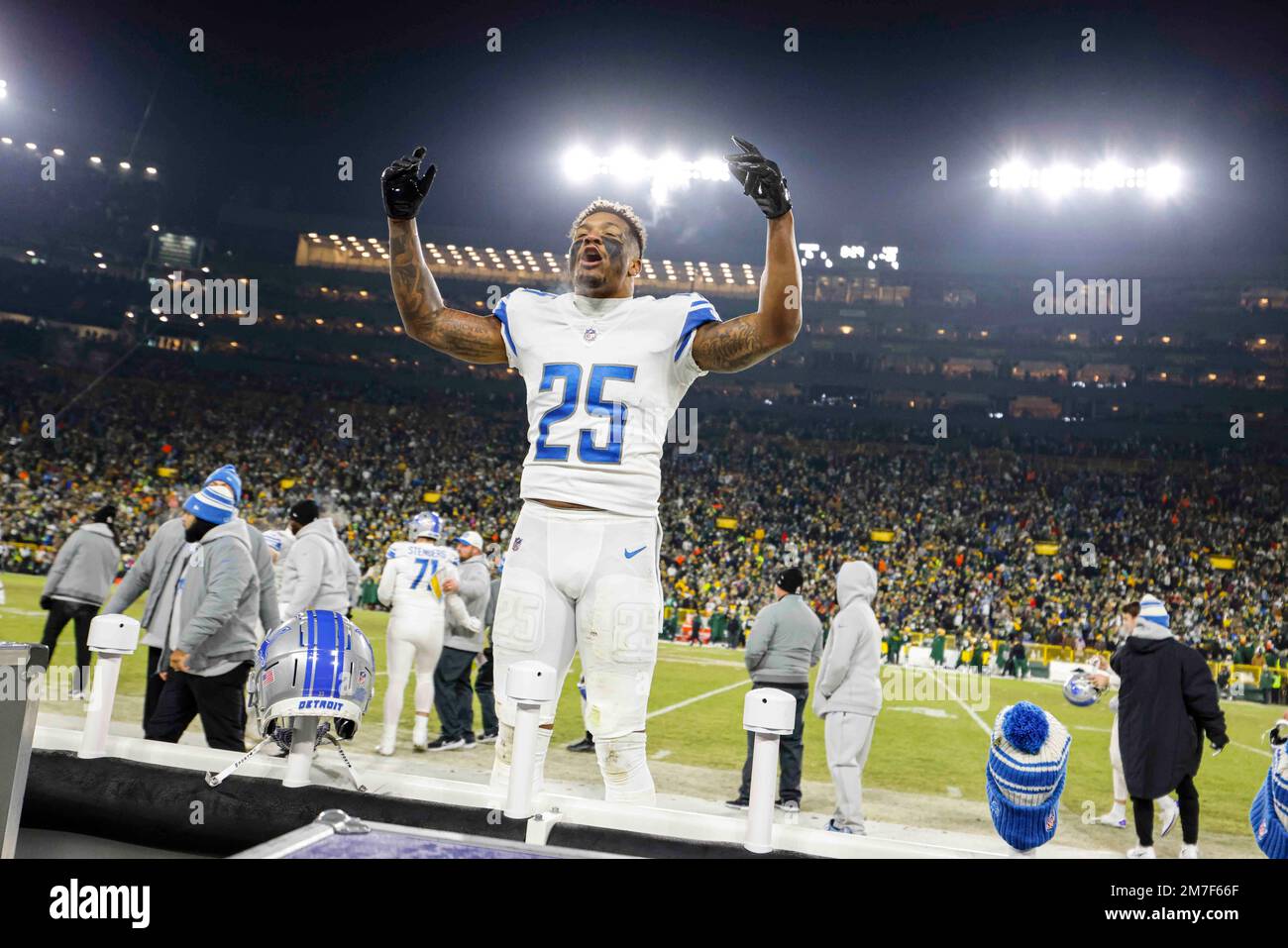 Detroit Lions safety Will Harris (25) reacts in the closing second ...