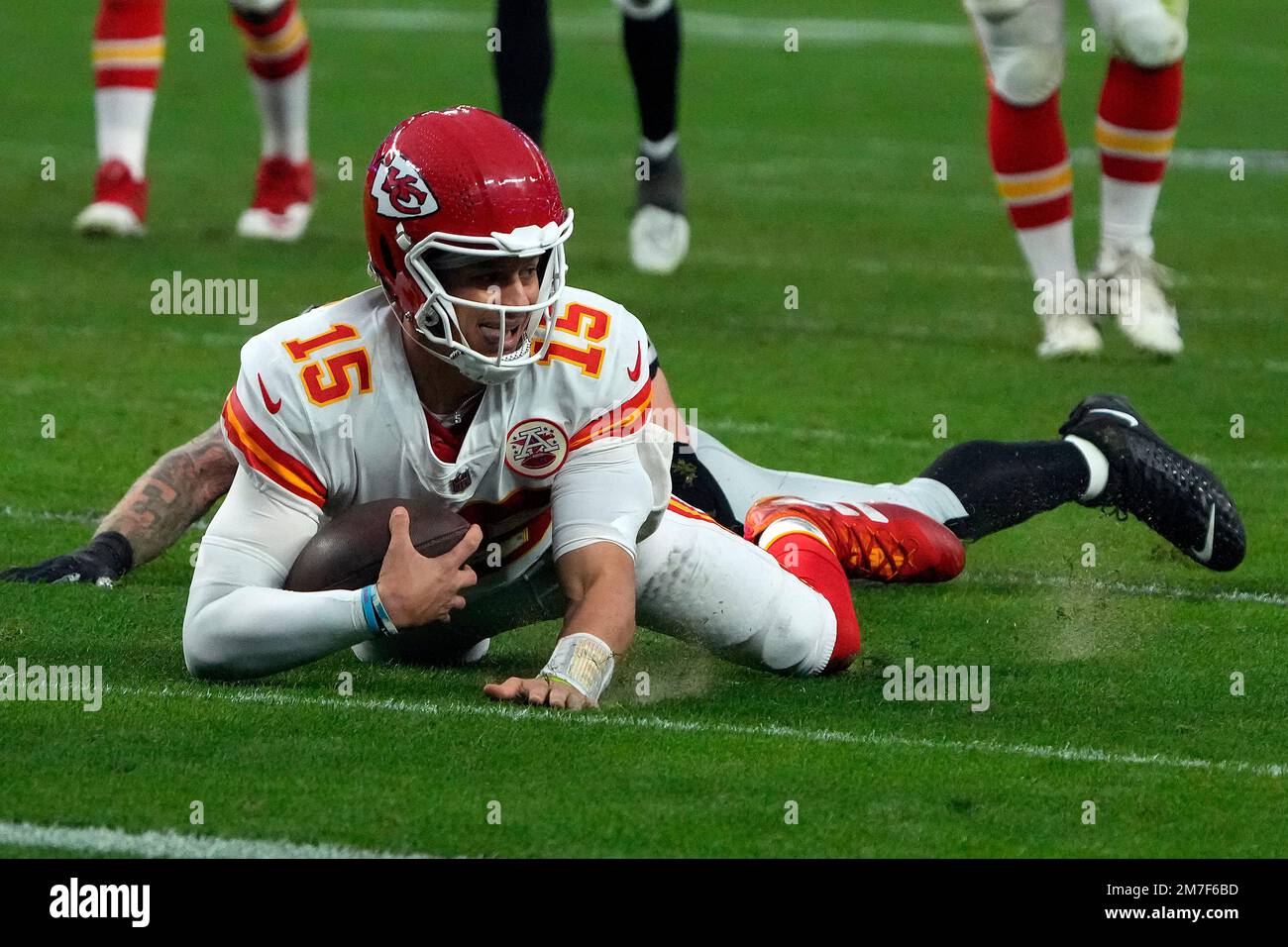 Kansas City Chiefs quarterback Patrick Mahomes (15) runs the ball ...