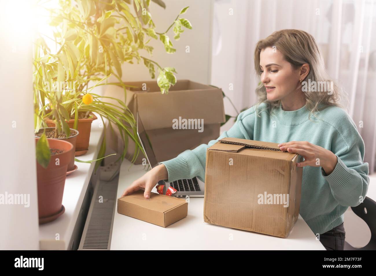 Workpace wrap hi-res stock photography and images - Alamy