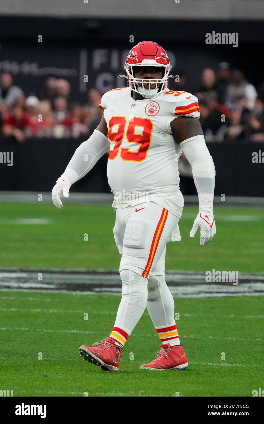 Kansas City Chiefs defensive tackle Khalen Saunders (99) lines up ...