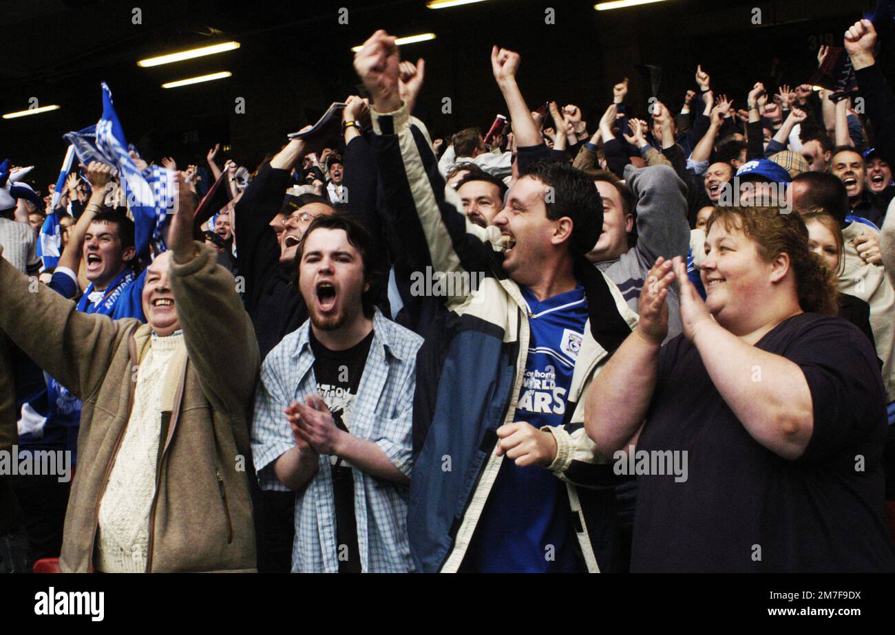 Fans qpr hi-res stock photography and images - Alamy