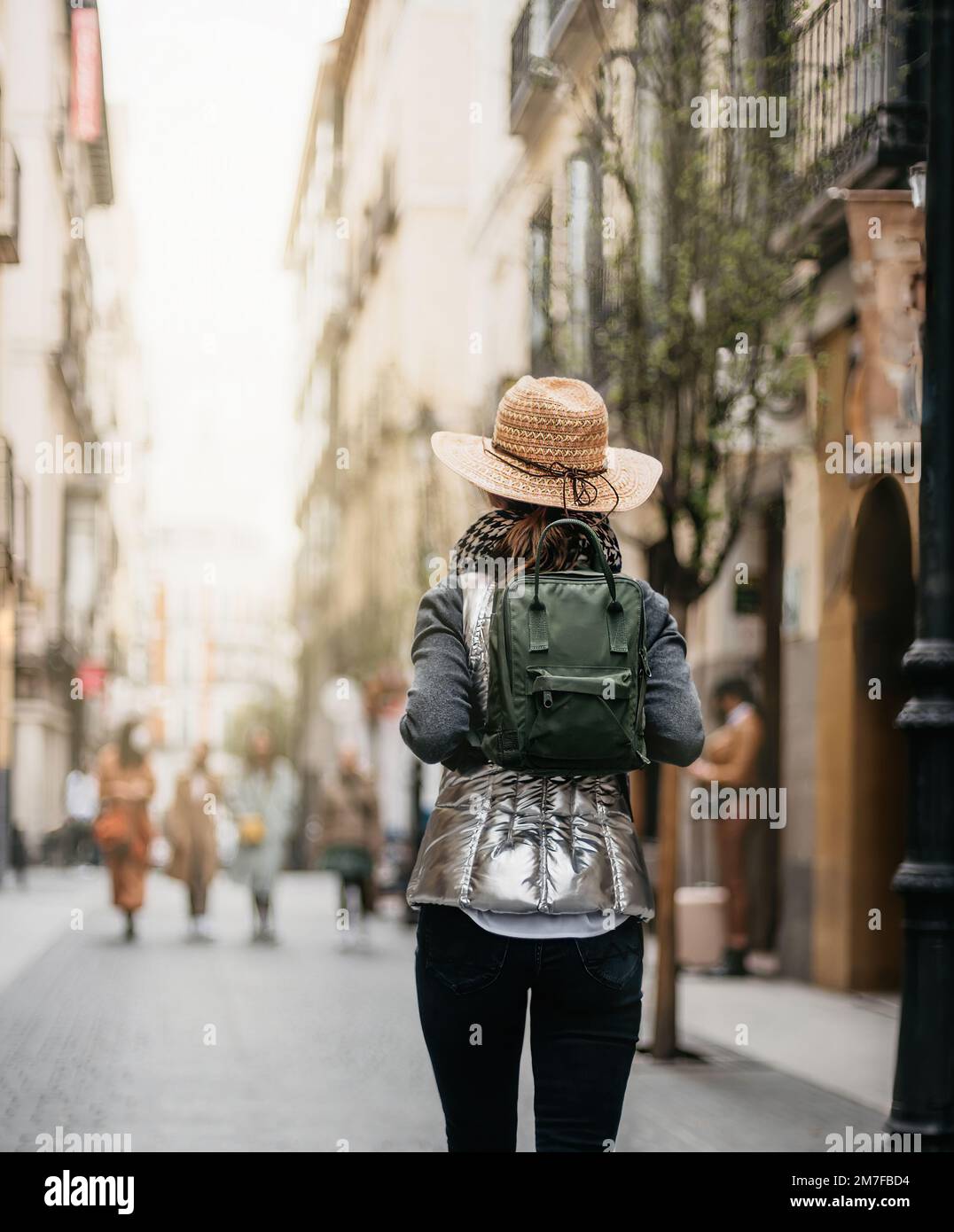 Shot back woman hat sunlight hi-res stock photography and images - Alamy