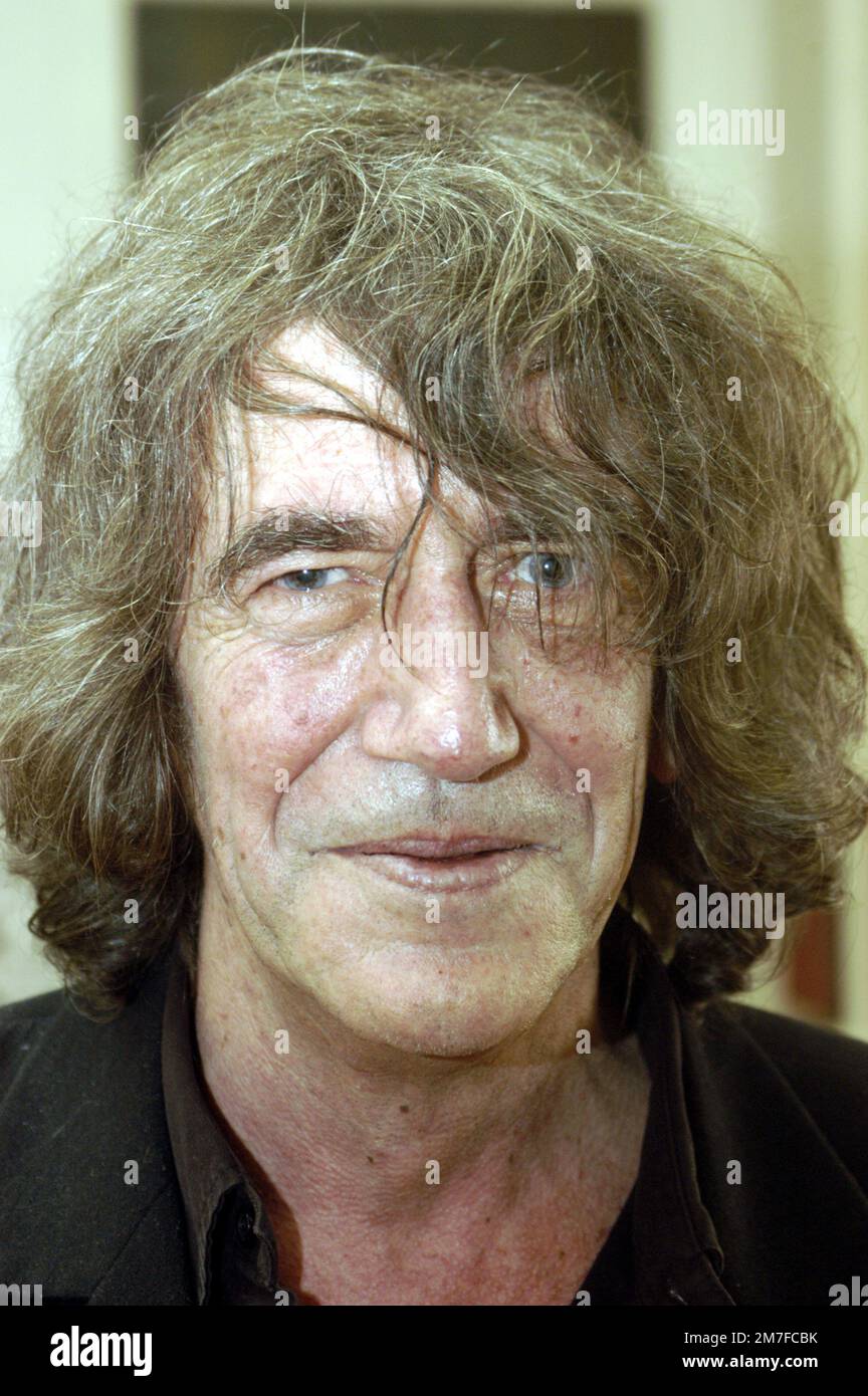 DRUG SMUGGLER, COUNTER-CULTURE ICON, HOWARD MARKS: Famous Welsh drug ...