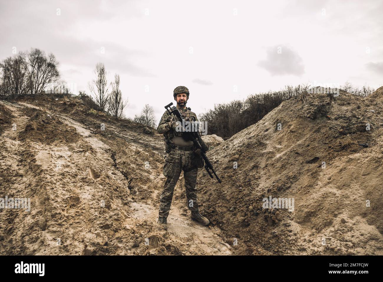 Protective hemlet hi-res stock photography and images - Alamy