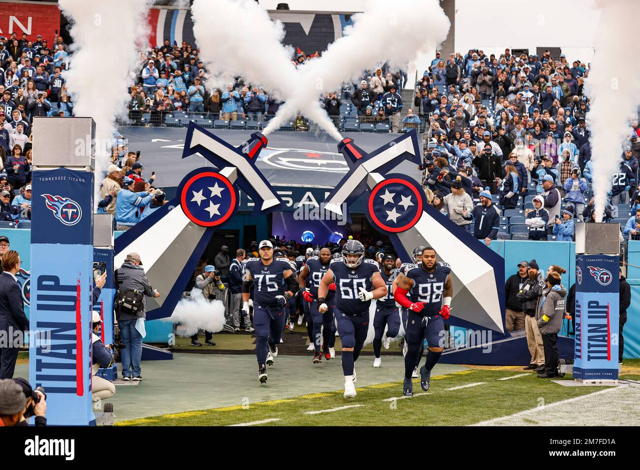 Tennessee Titans defensive tackle Jeffery Simmons (98), center Ben ...