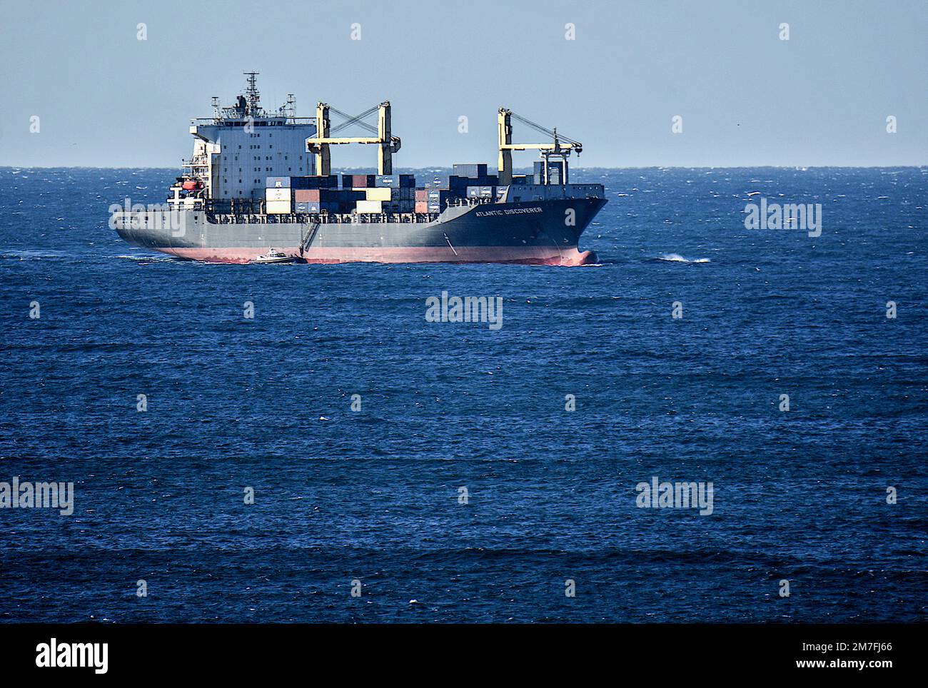 The container ship Atlantic Discoverer arrives at the French ...