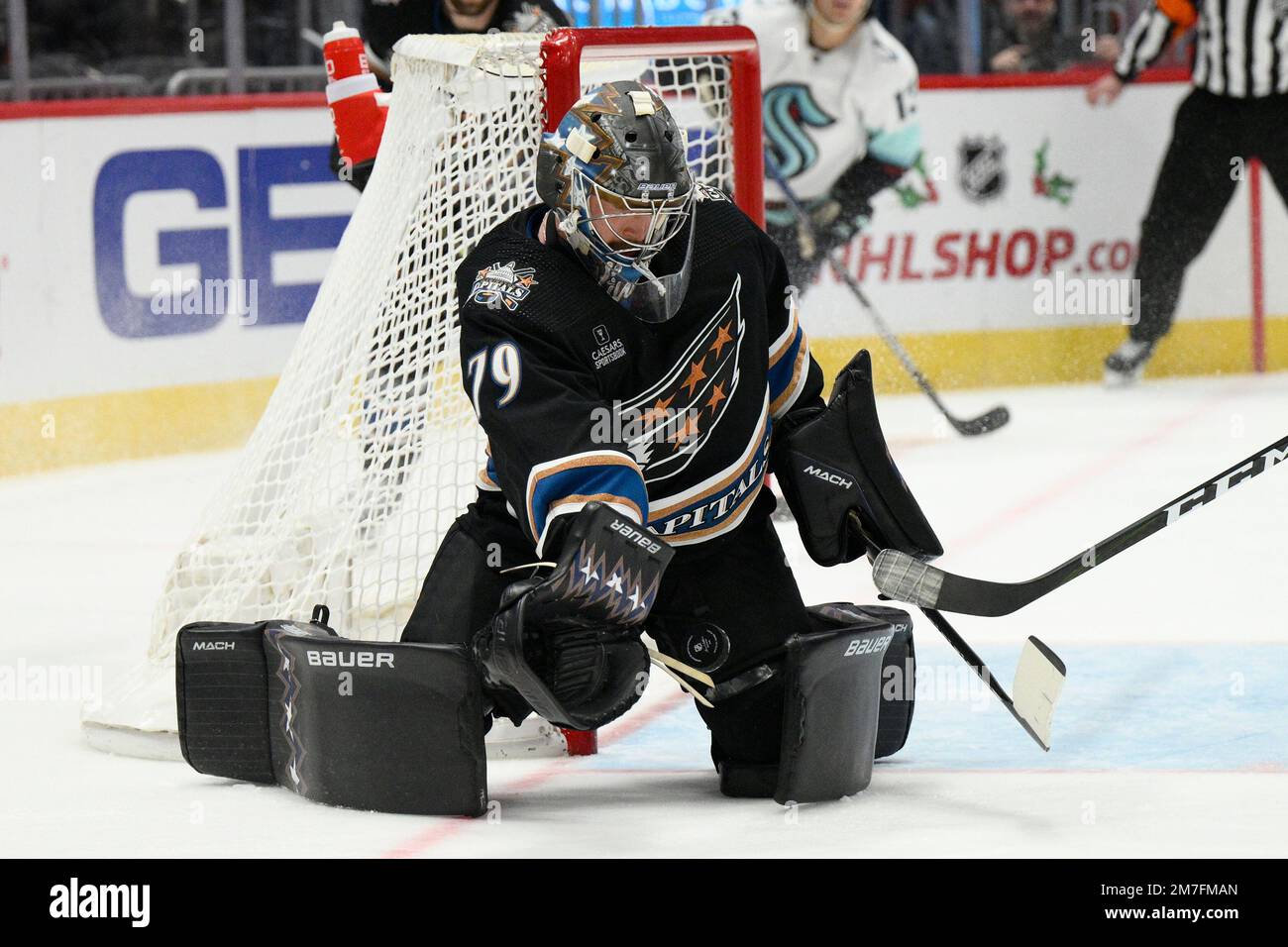 Washington Capitals goaltender Charlie Lindgren (79) in action during ...