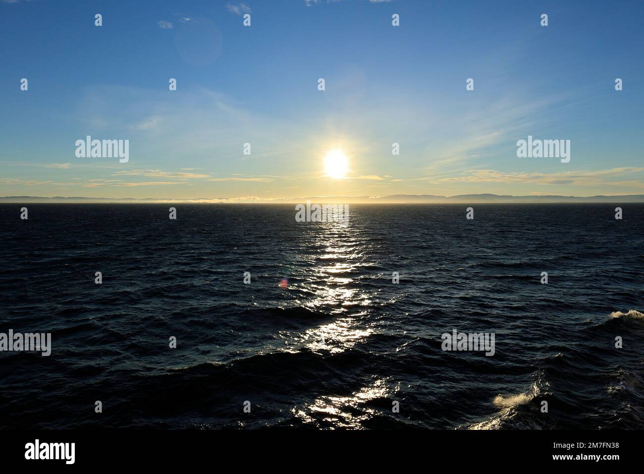 Low sun north of the Arctic Circle at noon in autumn Stock Photo - Alamy