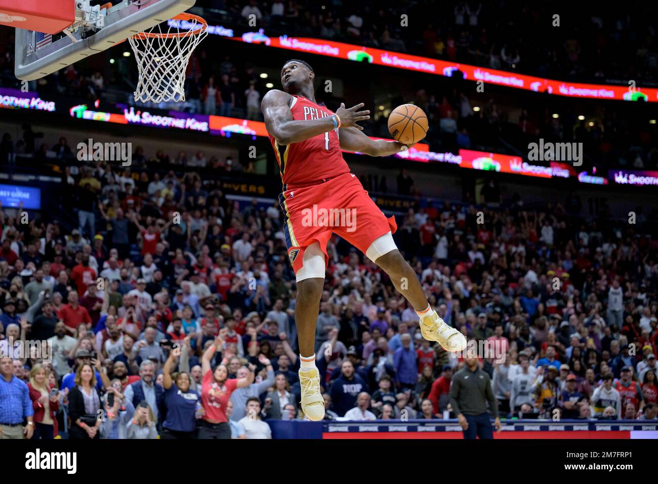 New Orleans Pelicans forward Zion Williamson (1) goes up to dunk ...