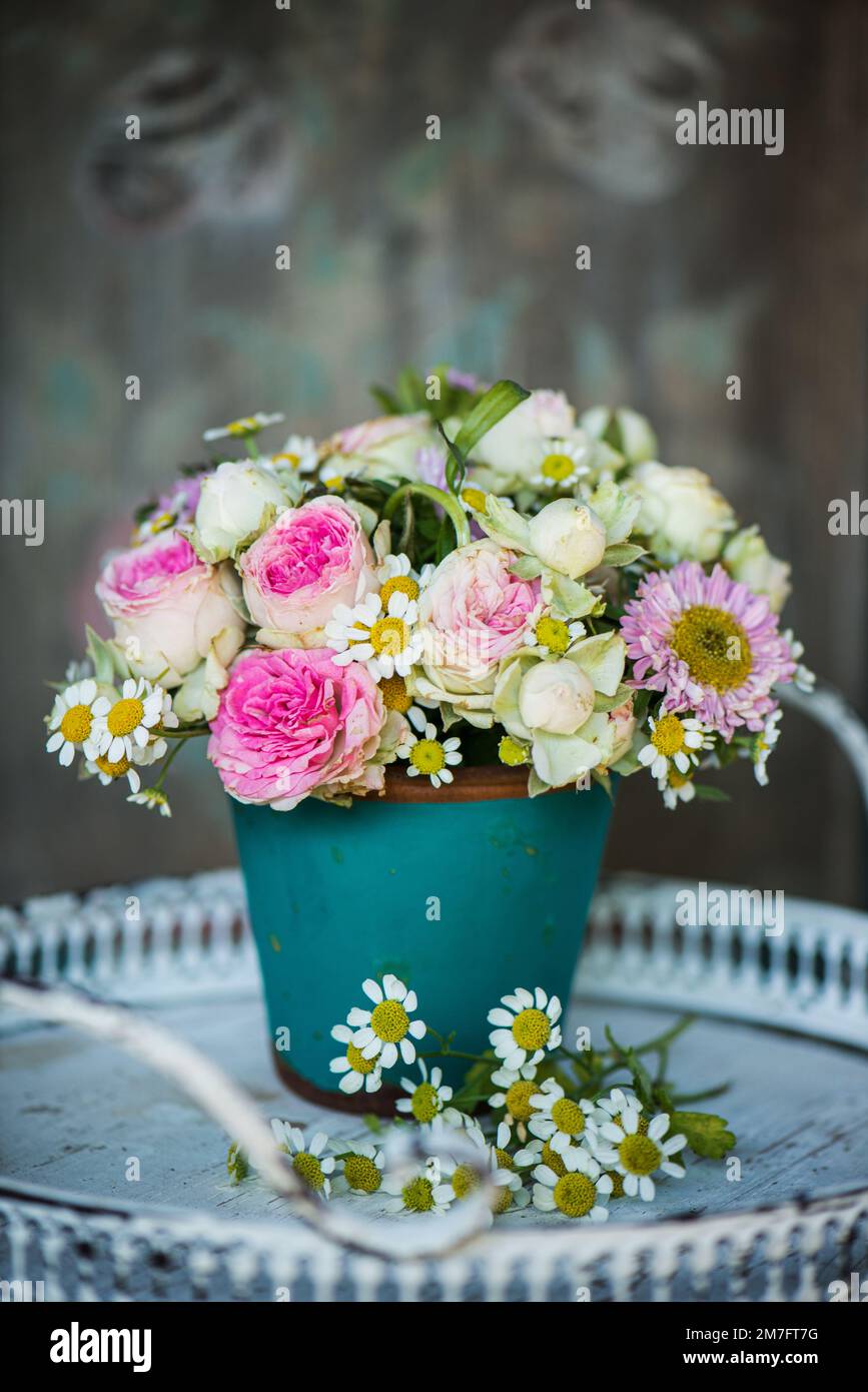 Bouquet of little roses hi-res stock photography and images - Alamy