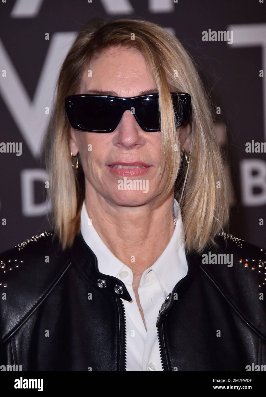 Kim Gordon arrives at the Celine Fall/Winter 2023 Fashion Show on ...