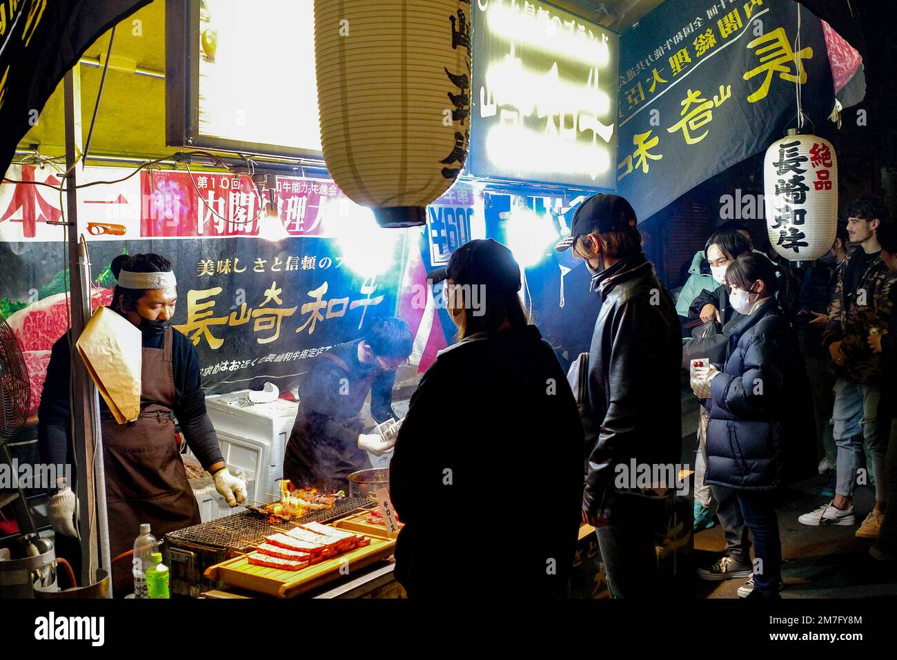 Tokyo asakusa night food hi-res stock photography and images - Alamy
