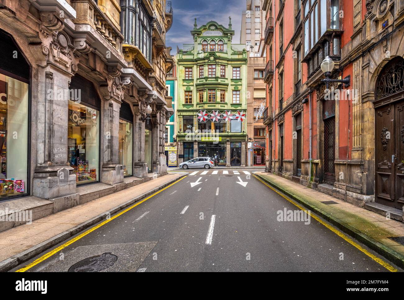 Modernismo hi-res stock photography and images - Alamy