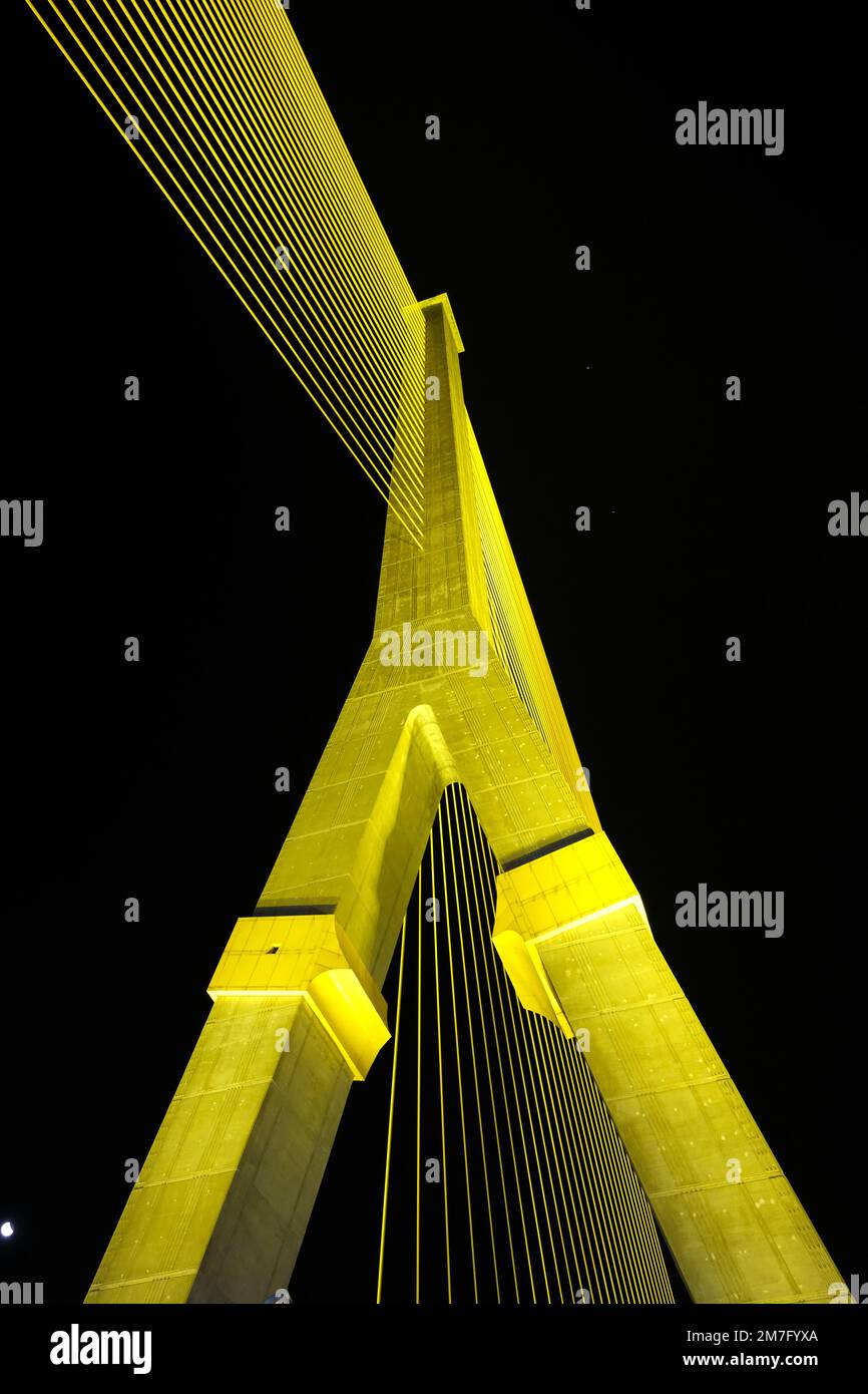 Rama VIII bridge, Bangkok, Thailand Stock Photo - Alamy