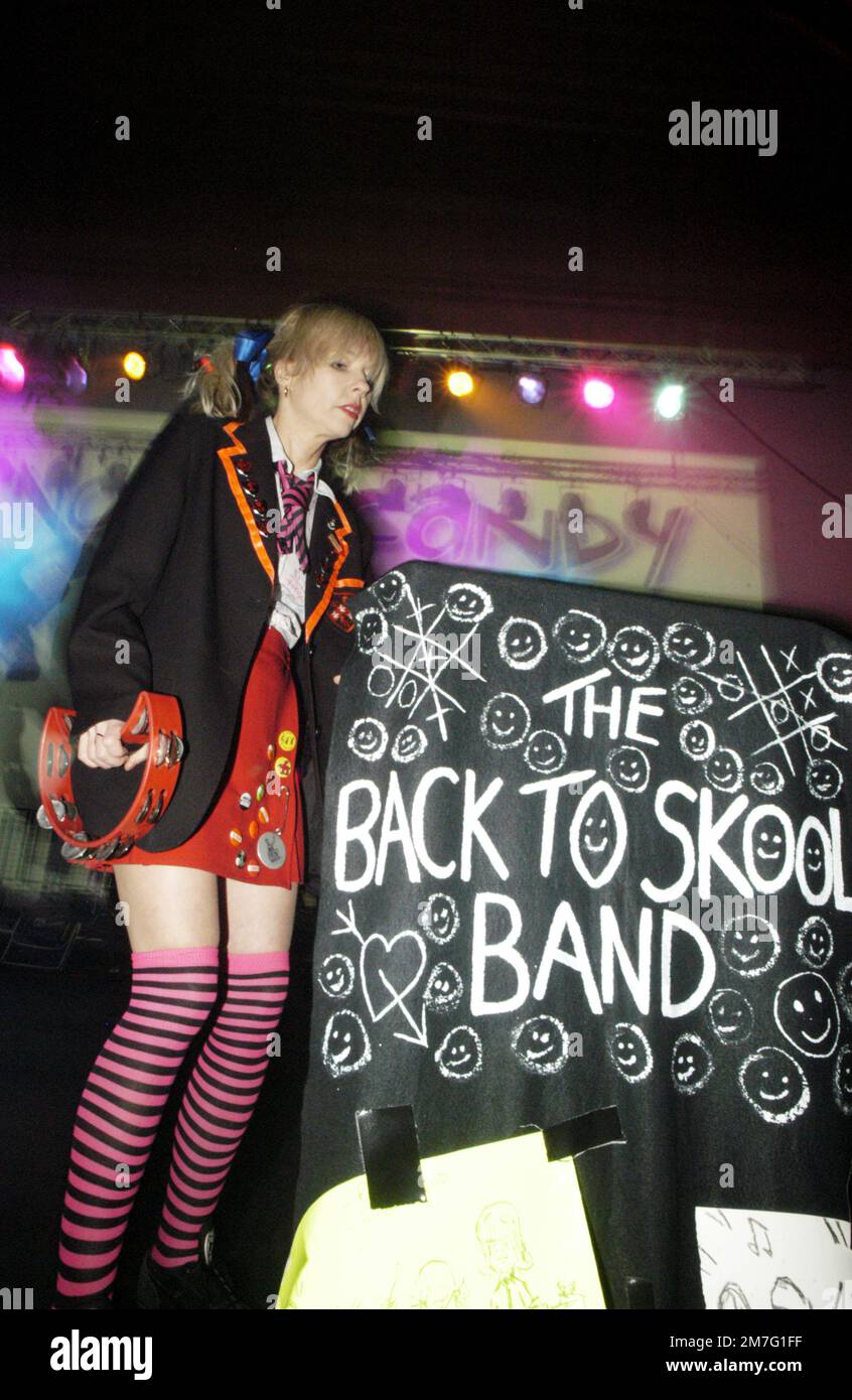 Back to skool hi-res stock photography and images - Alamy