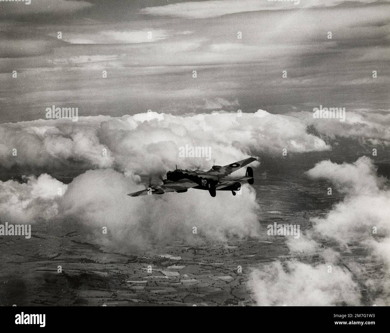WW2 World War II - RAF aircraft, Halifax bomber Stock Photo - Alamy