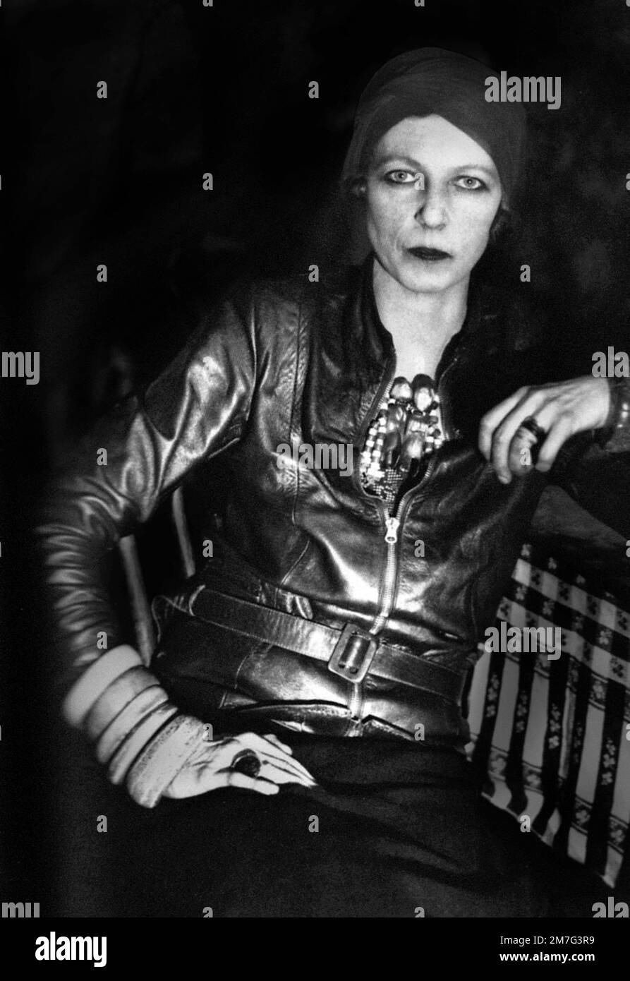 The heiress hi-res stock photography and images - Alamy