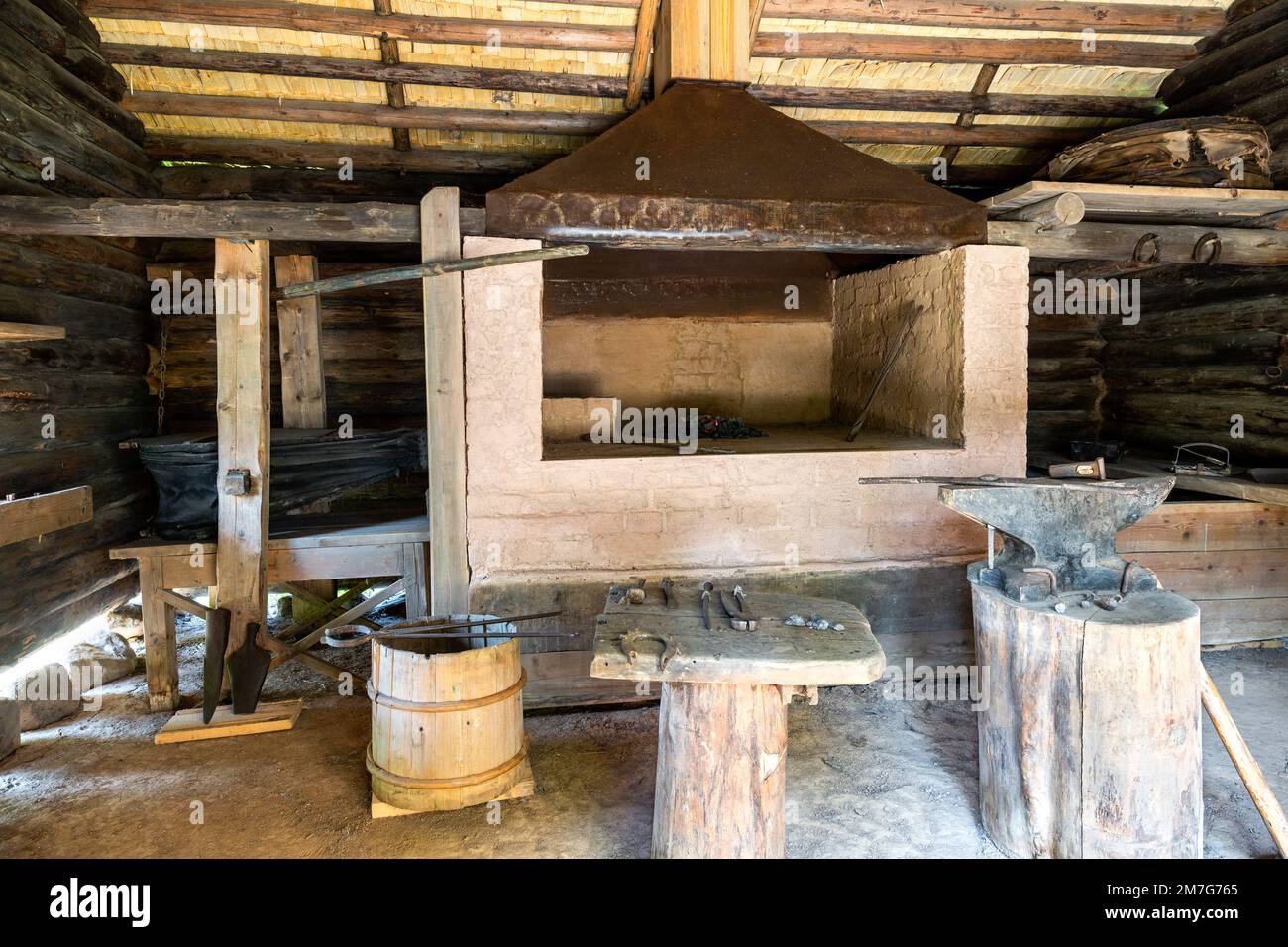 Old country forge hi-res stock photography and images - Alamy