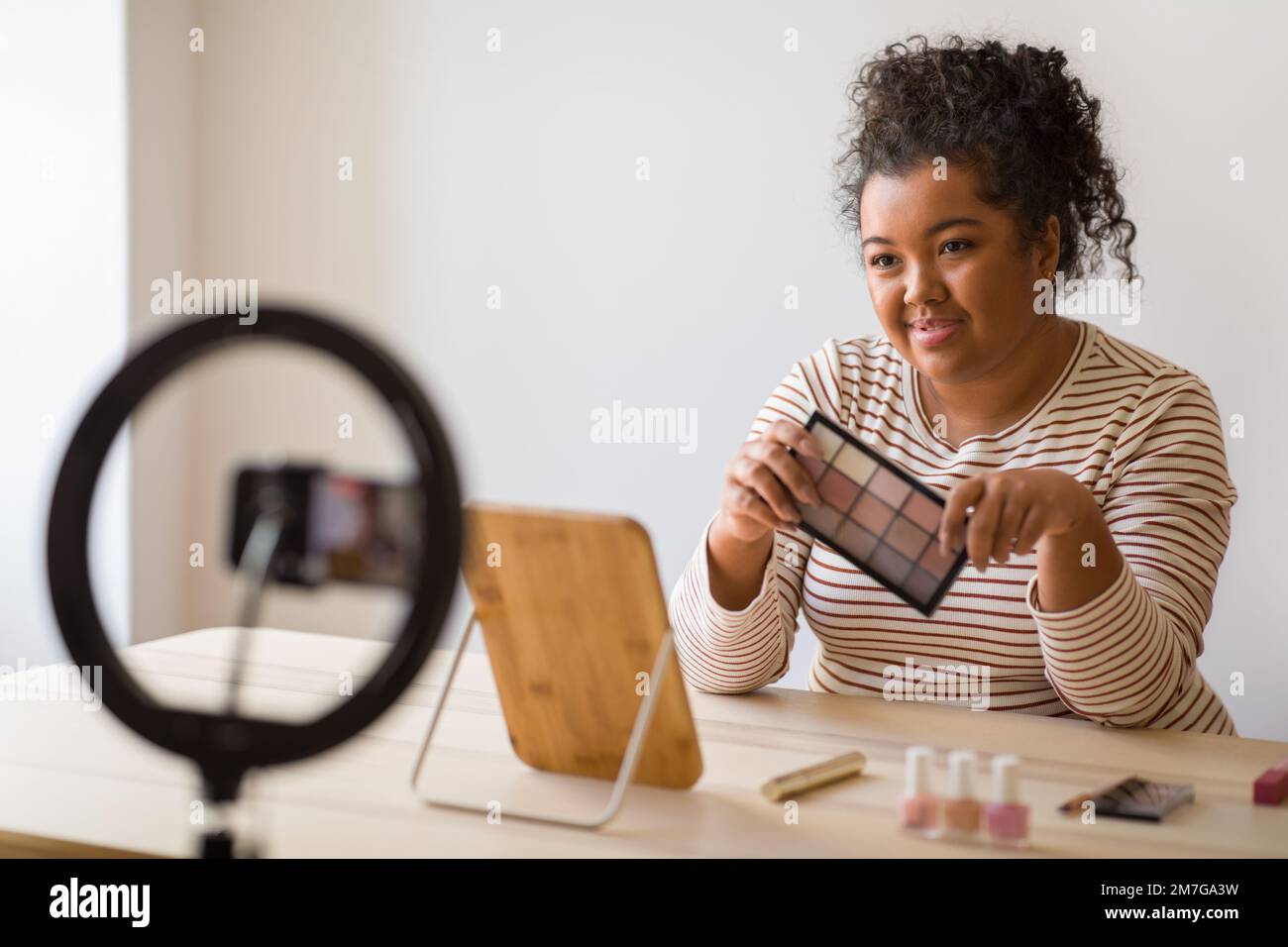 Streaming woman cosmetic hi-res stock photography and images - Alamy