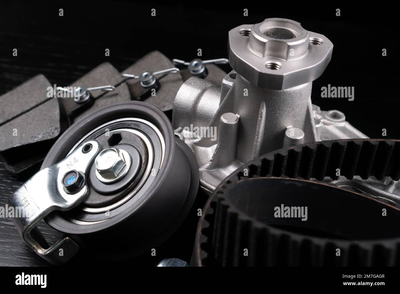 Angular velocity hinge hi-res stock photography and images - Alamy