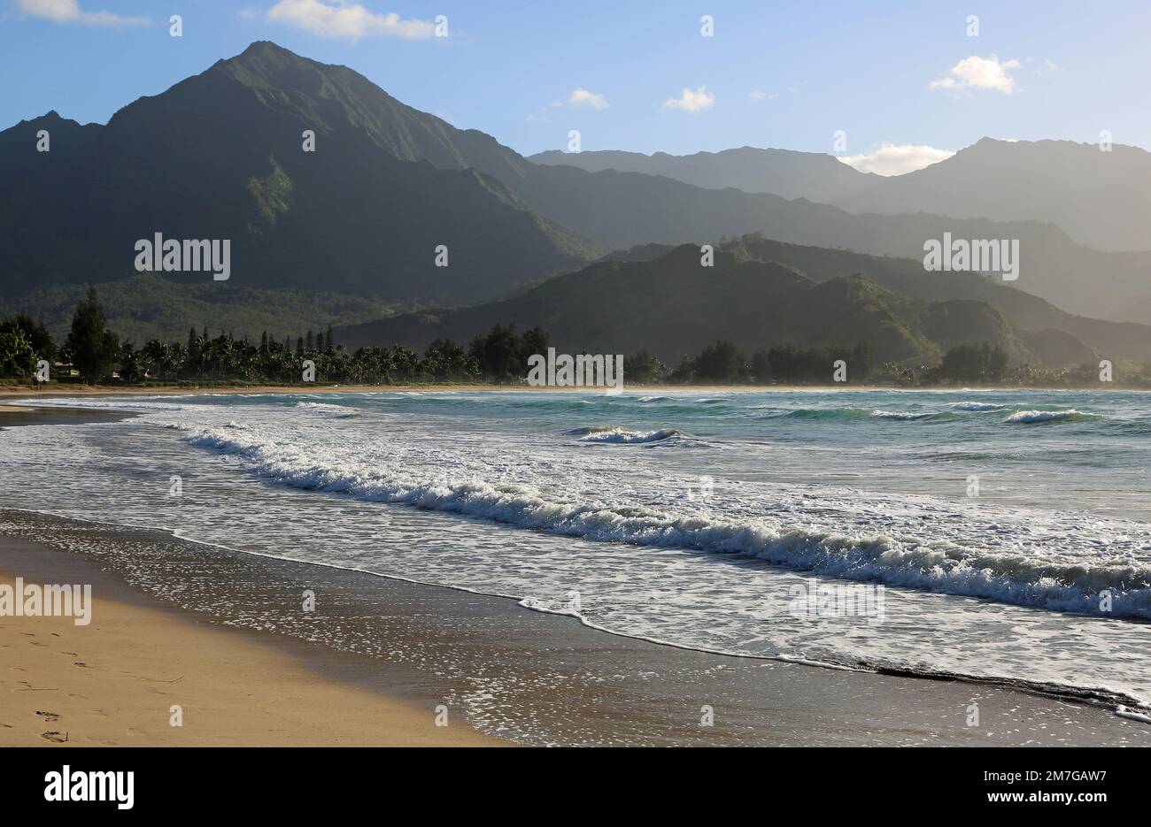 Hanalei beach on kauai hi-res stock photography and images - Alamy