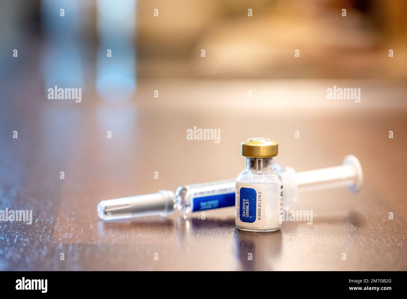 Vial and syringe with glucagon as emergency kit for diabetics Stock ...