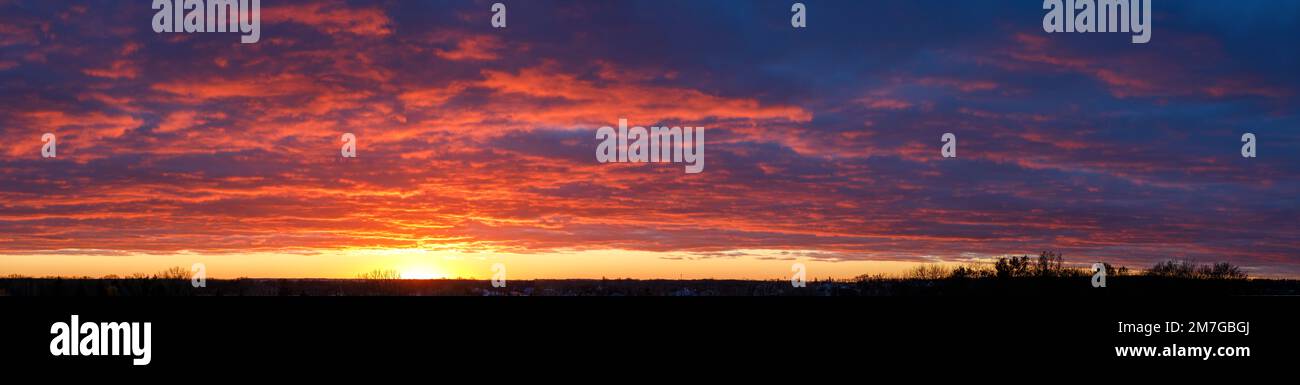 Beautiful scenery sunset evening sky with clouds Stock Photo - Alamy