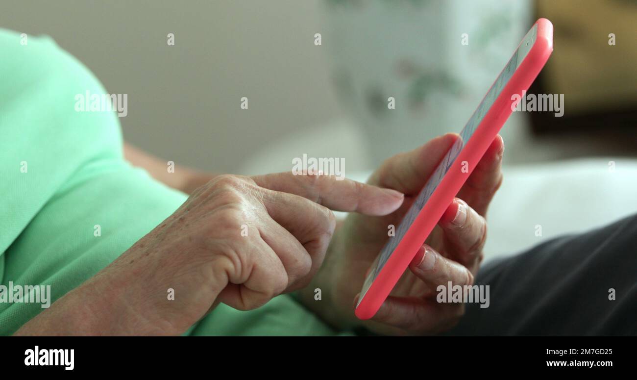 Ios press hi-res stock photography and images - Alamy