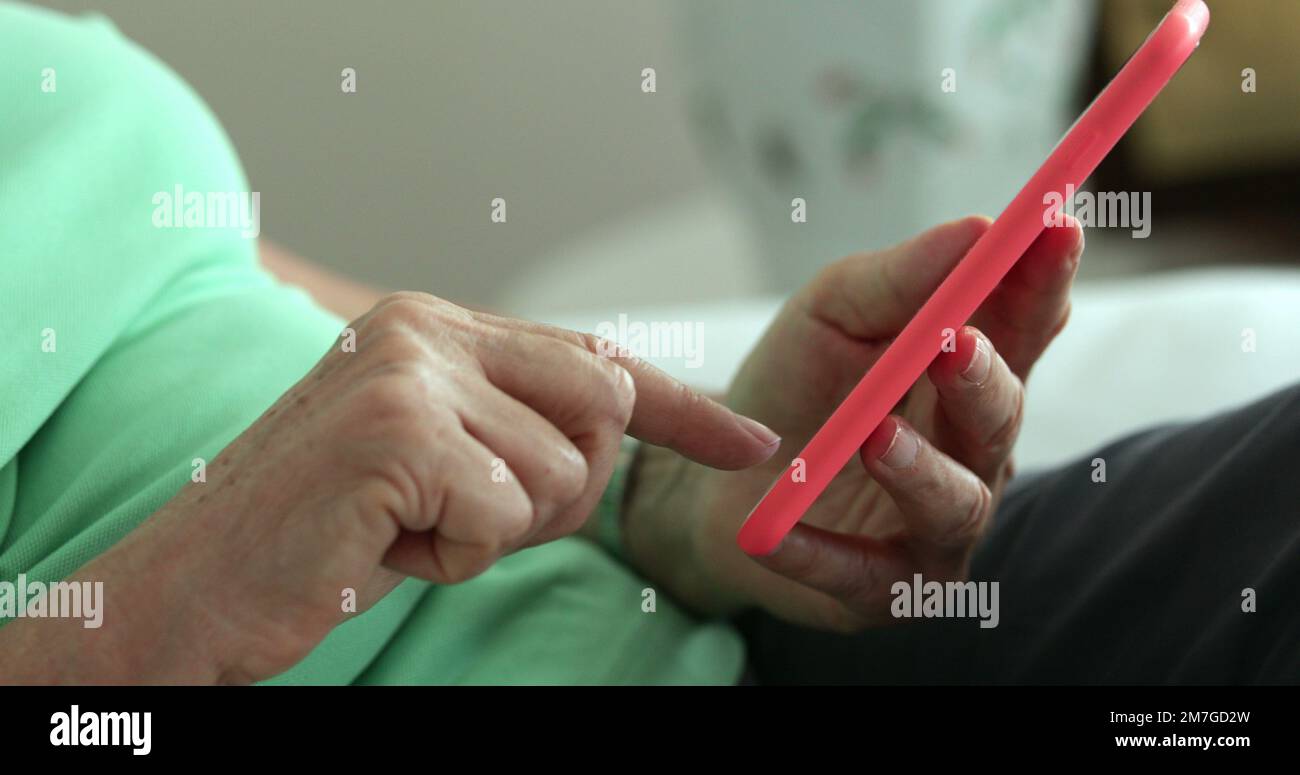 Ios press hi-res stock photography and images - Alamy