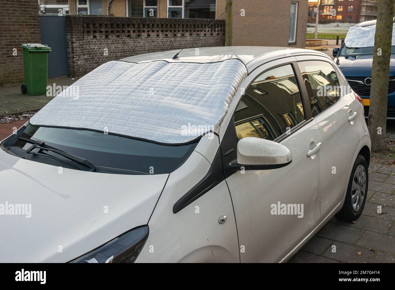Window tint hi-res stock photography and images - Alamy
