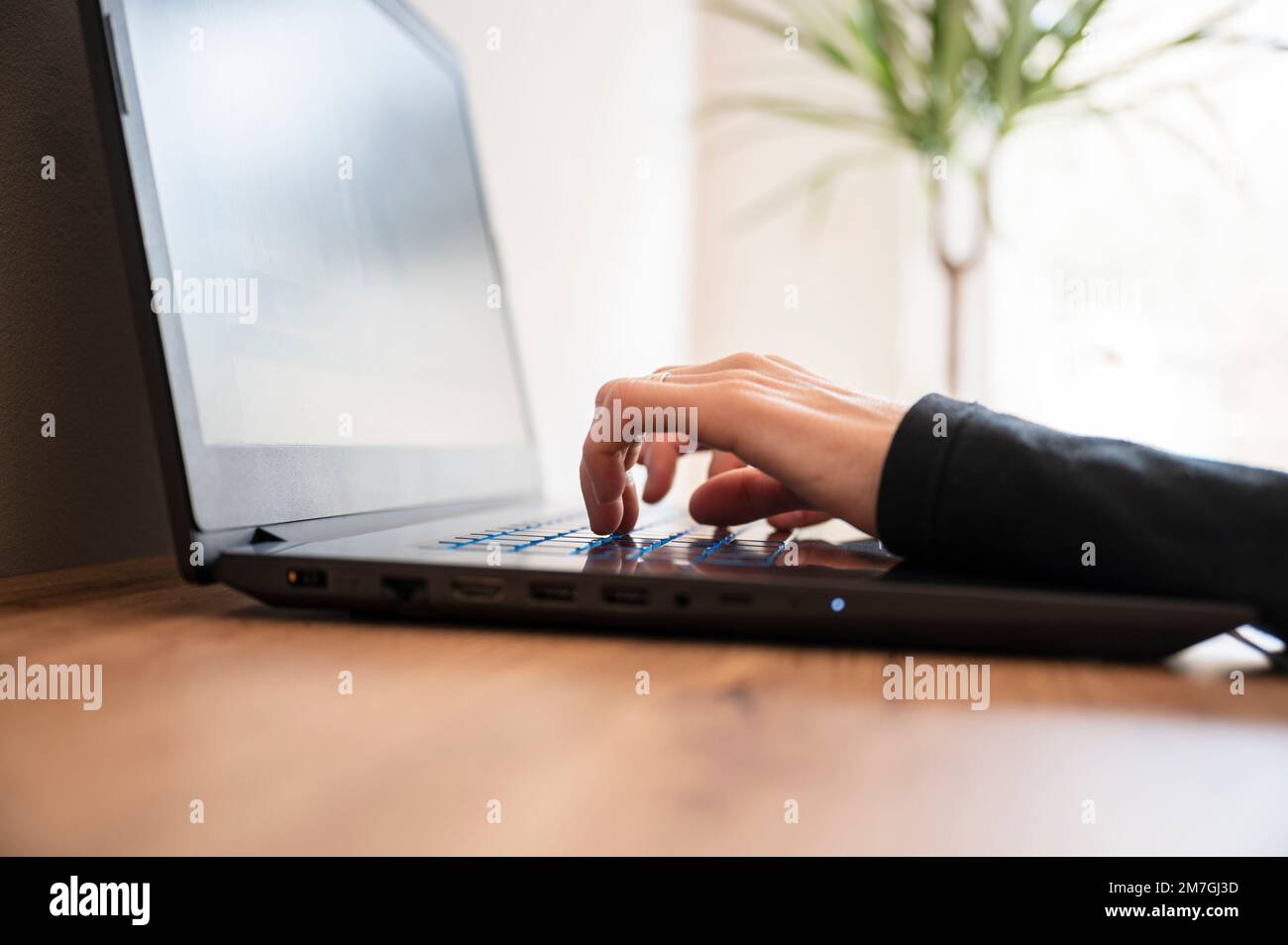 Data entry hands typing hi-res stock photography and images - Alamy