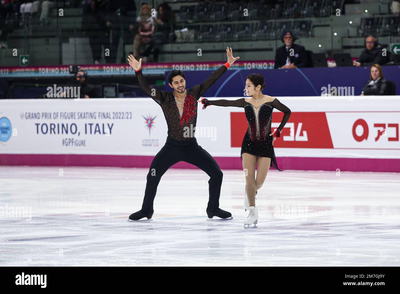 Emily Chan and Spencer Akira Howe (USA) perform during the PAIRS SHORT ...