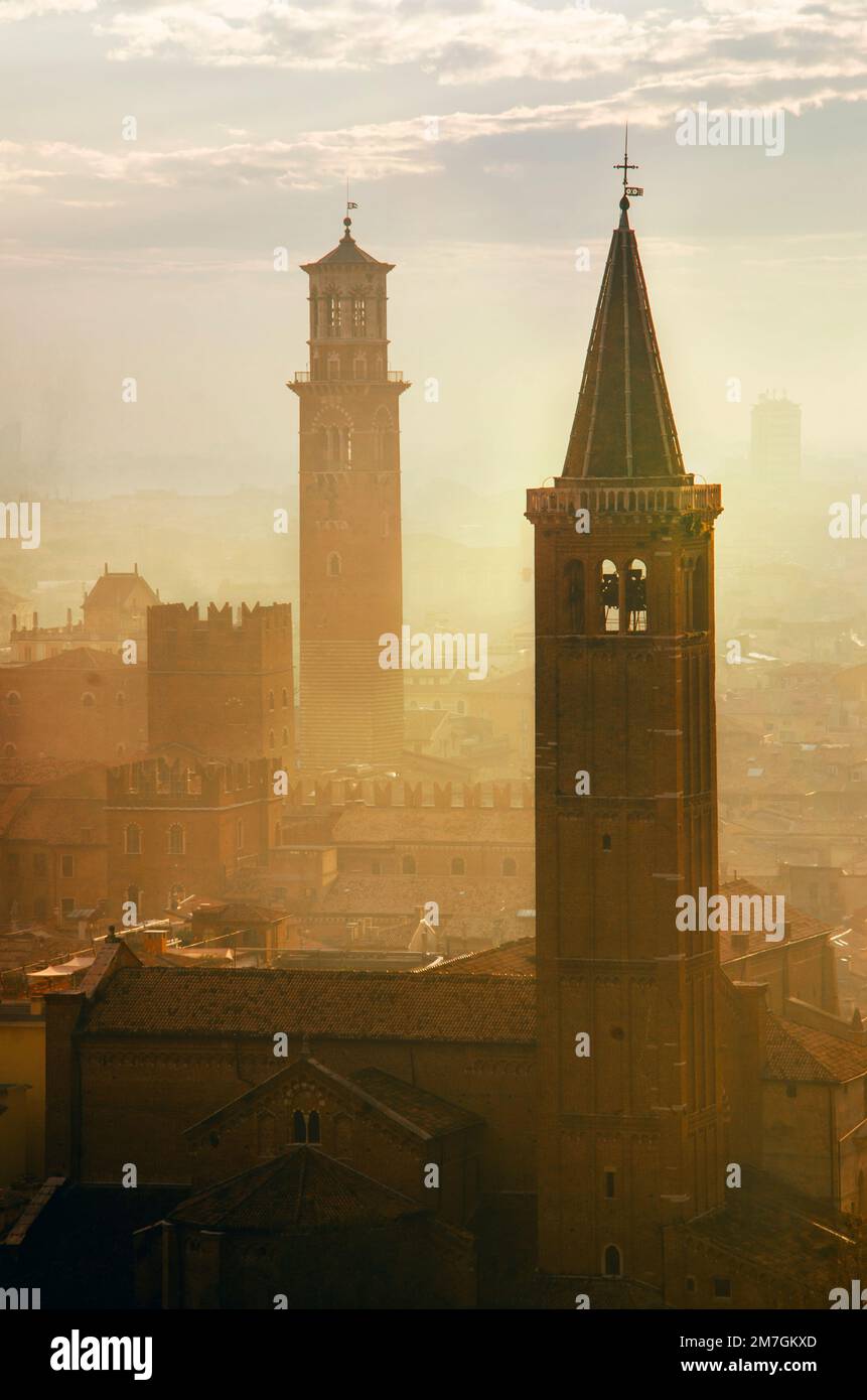 Torre dei lamberti eye hi-res stock photography and images - Alamy