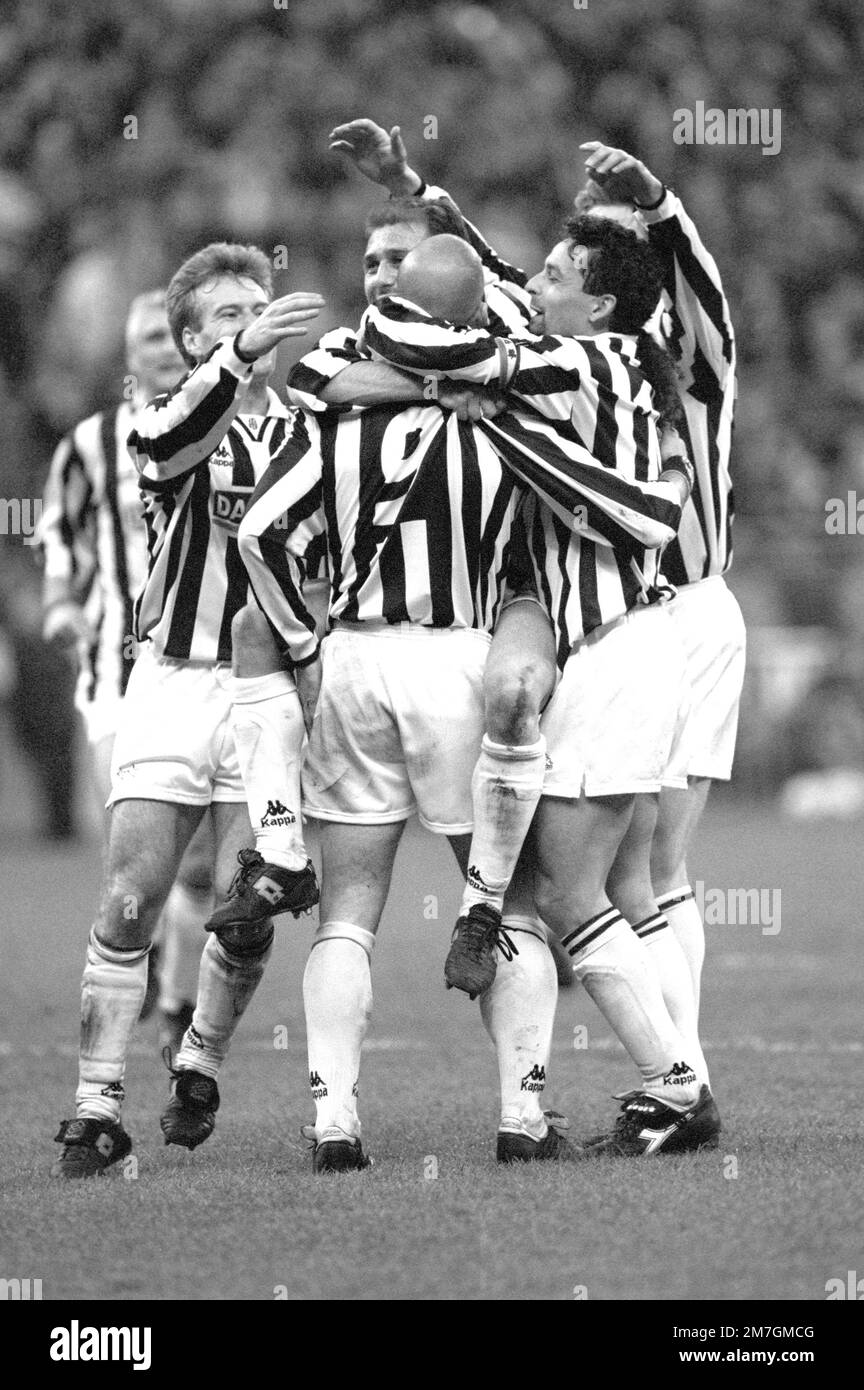 Roberto baggio 1994 Black and White Stock Photos & Images - Alamy
