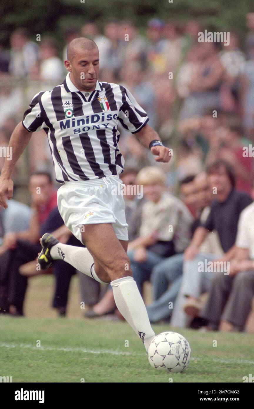 Vialli images hi-res stock photography and images - Alamy