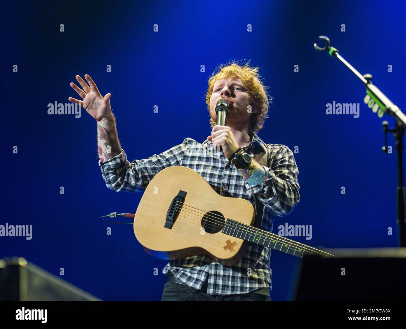 Ed sheeran concert hi-res stock photography and images - Alamy