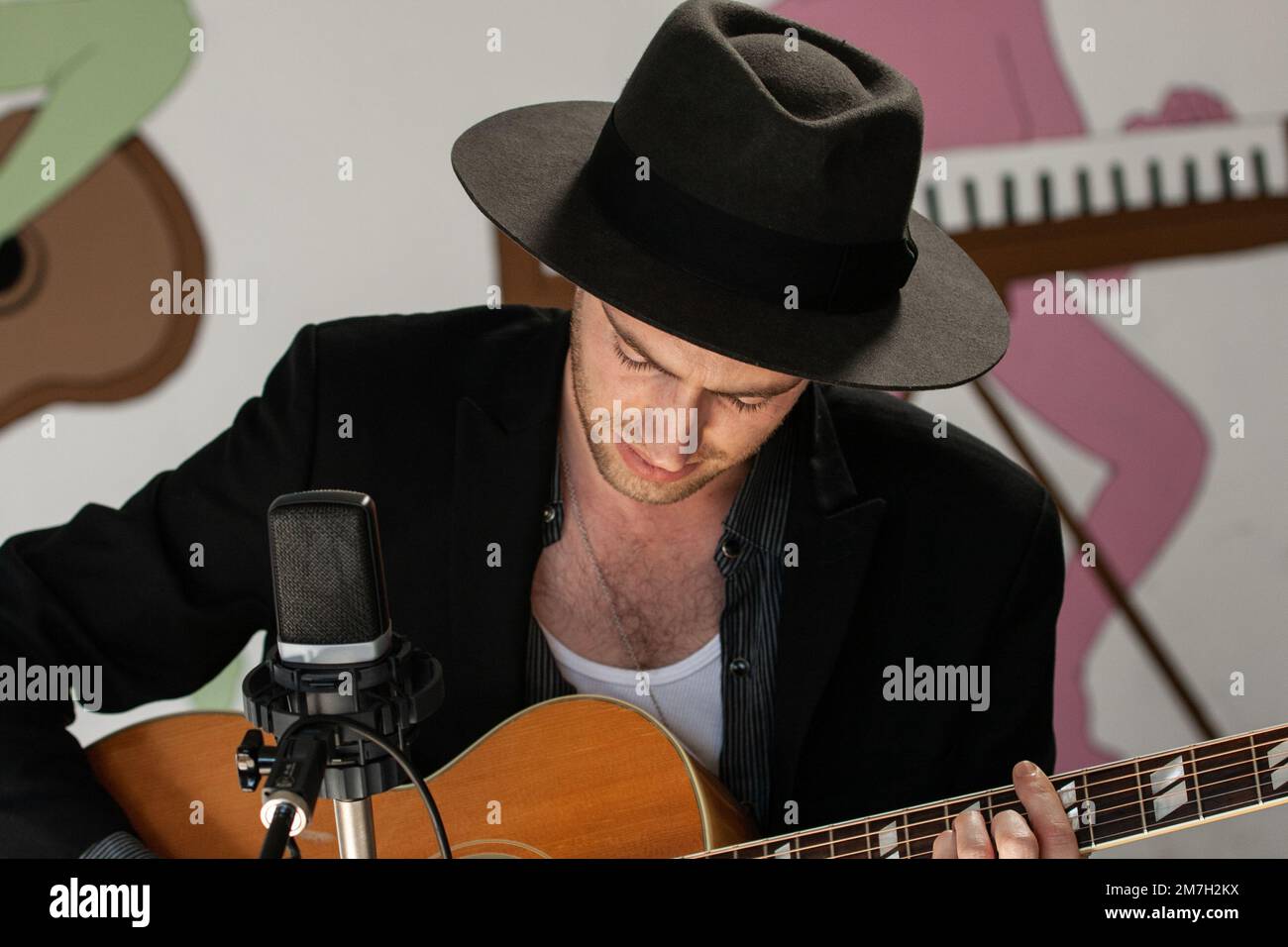 The Veils - Finn Andrews films a session in Brooklyn Stock Photo - Alamy