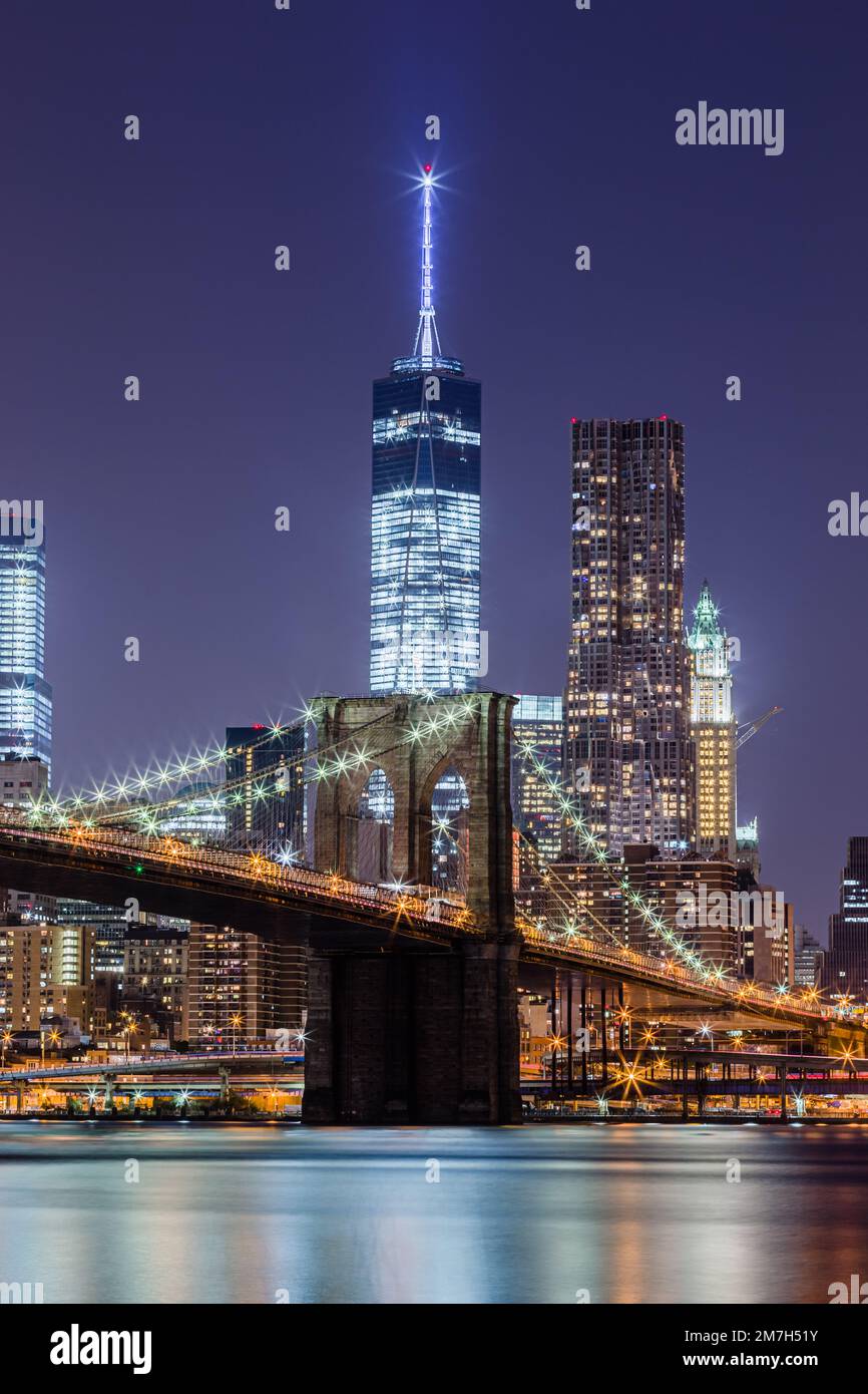 Freedom Tower with Brooklyn Bridge and 8 Spruce Night Photography Stock ...