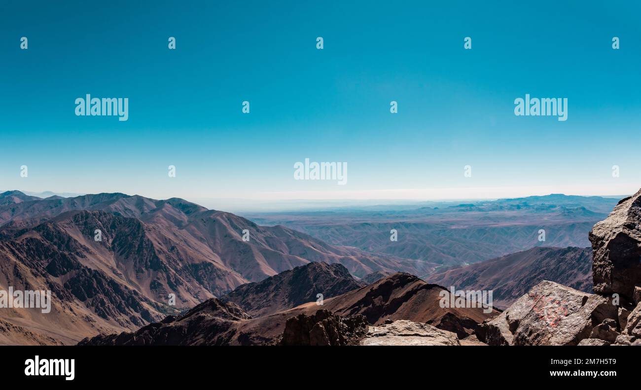High atlas mountain range hi-res stock photography and images - Alamy