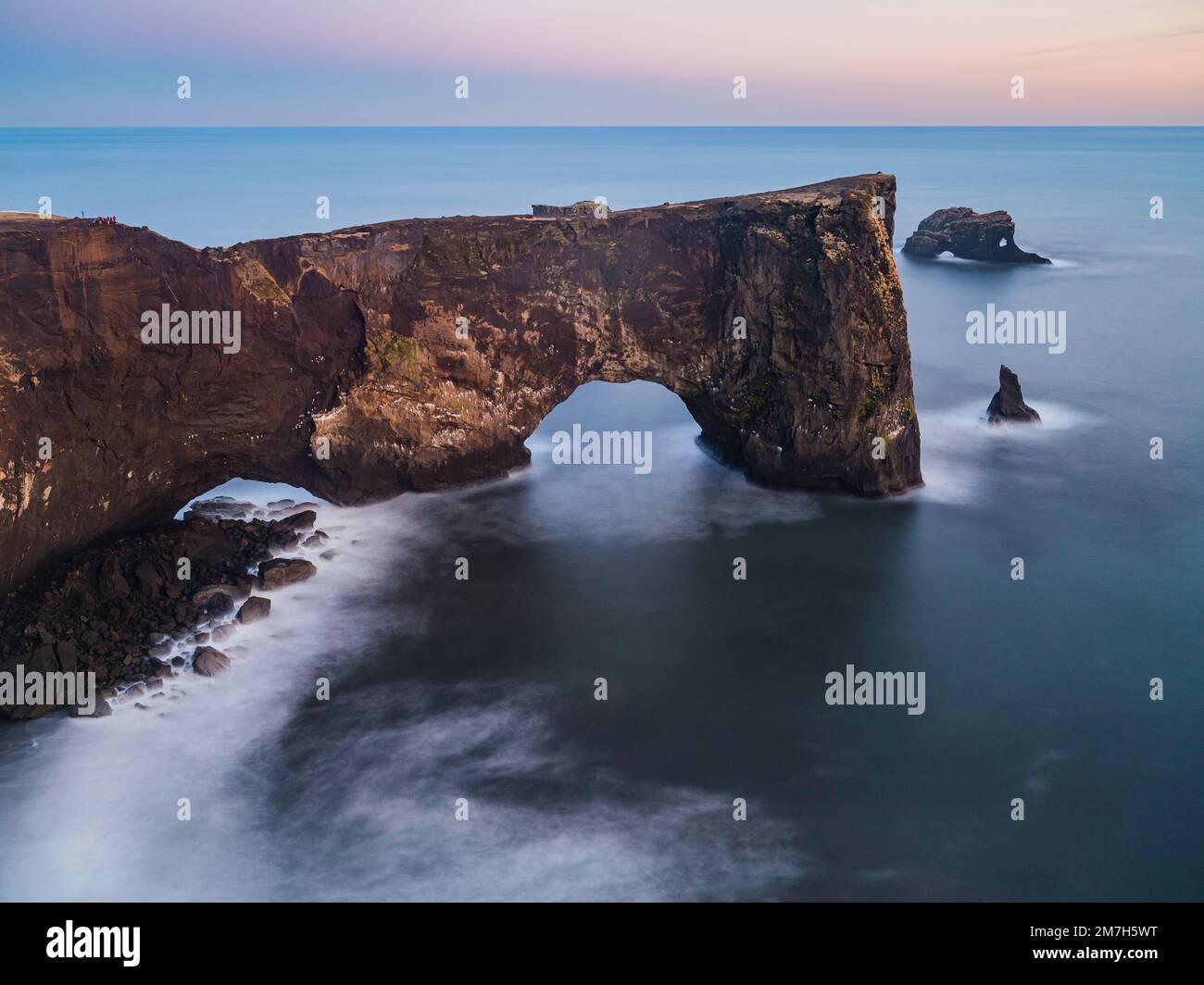 Dyrholaey peninsula arch hi-res stock photography and images - Alamy