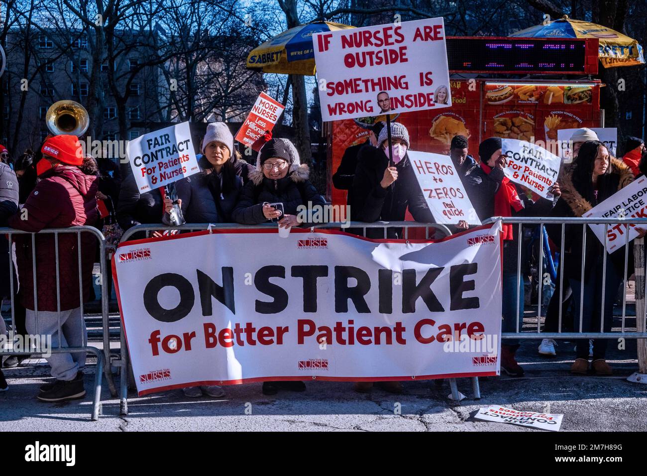 Nurses strike protests hi-res stock photography and images - Alamy