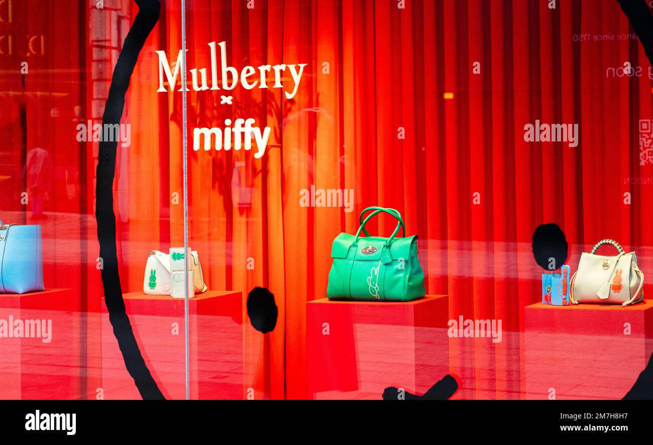 Mulberry storefront/shop window/visual merchandising of Bond St store ...