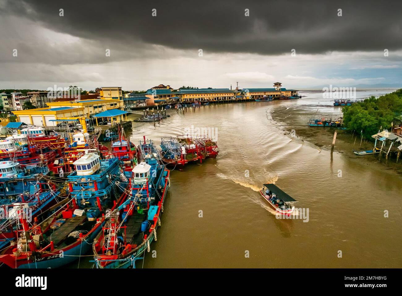 Kuala Perlis fishermen village Stock Photo - Alamy