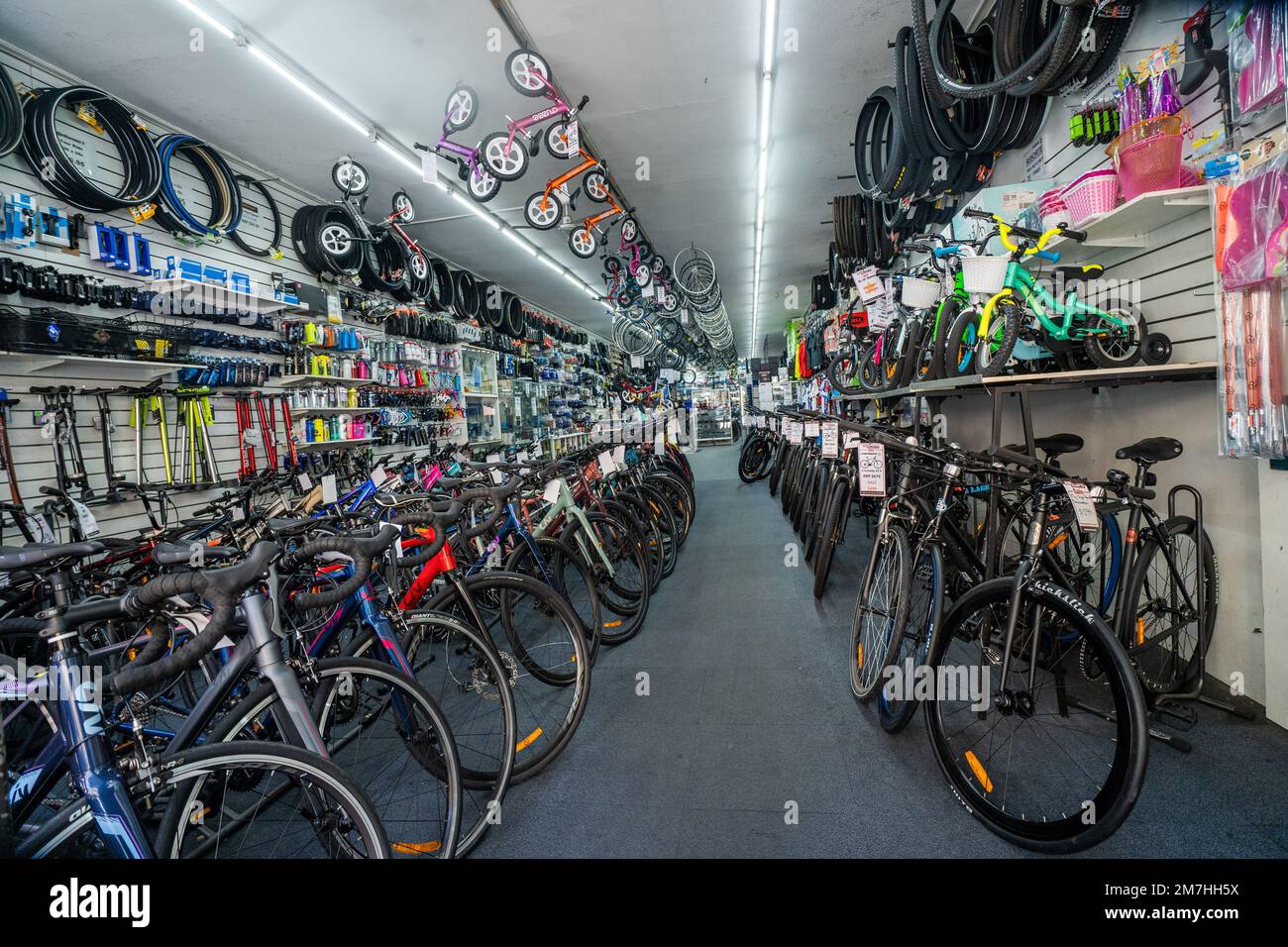 Bicycle shop interior hi-res stock photography and images - Alamy