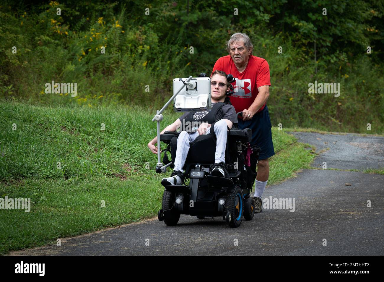 Valle Crusis, North Carolina, USA. 12th Sep, 2022. Billy Wilcox pushes ...