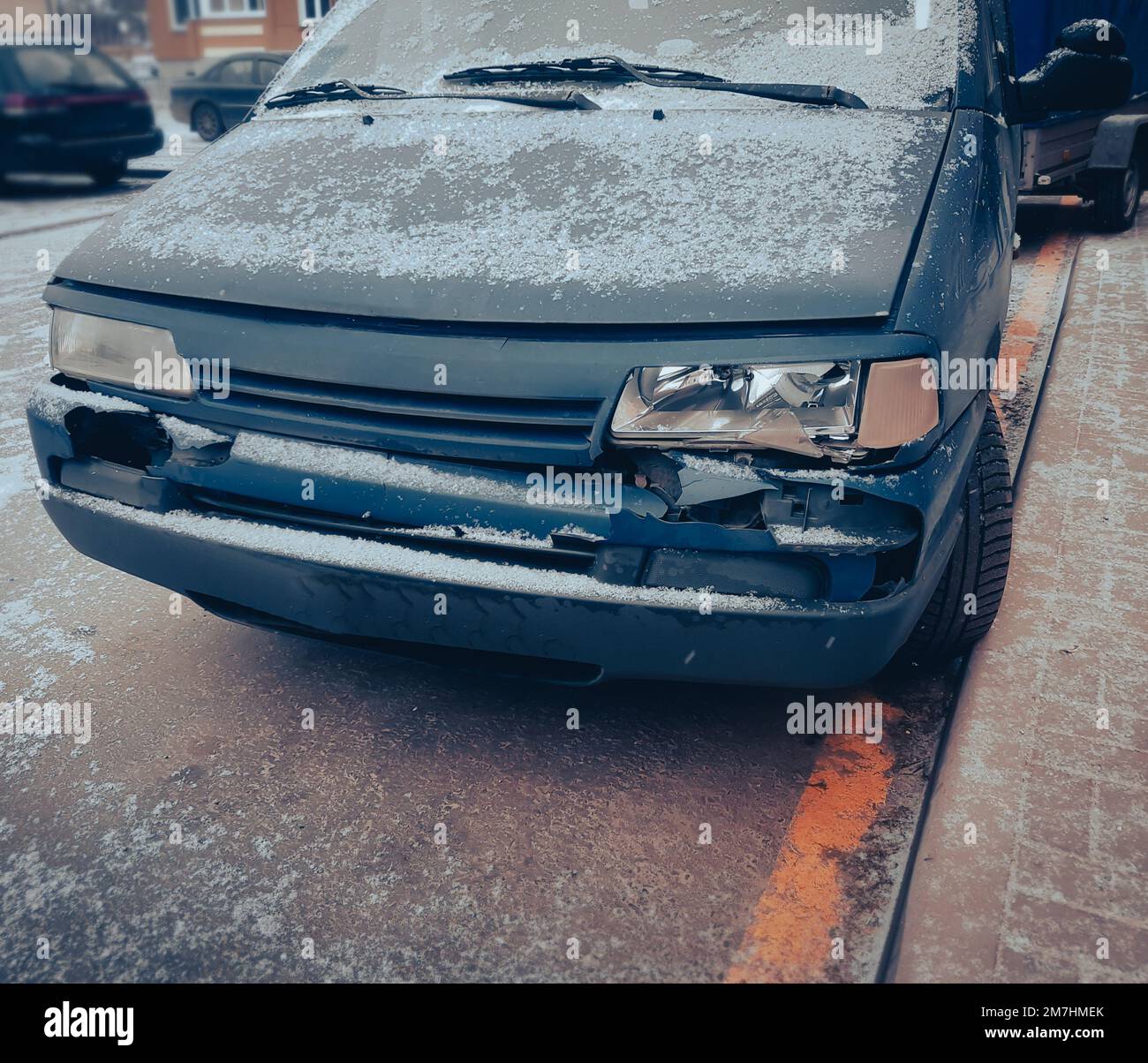 Close up of damaged car hi-res stock photography and images - Alamy